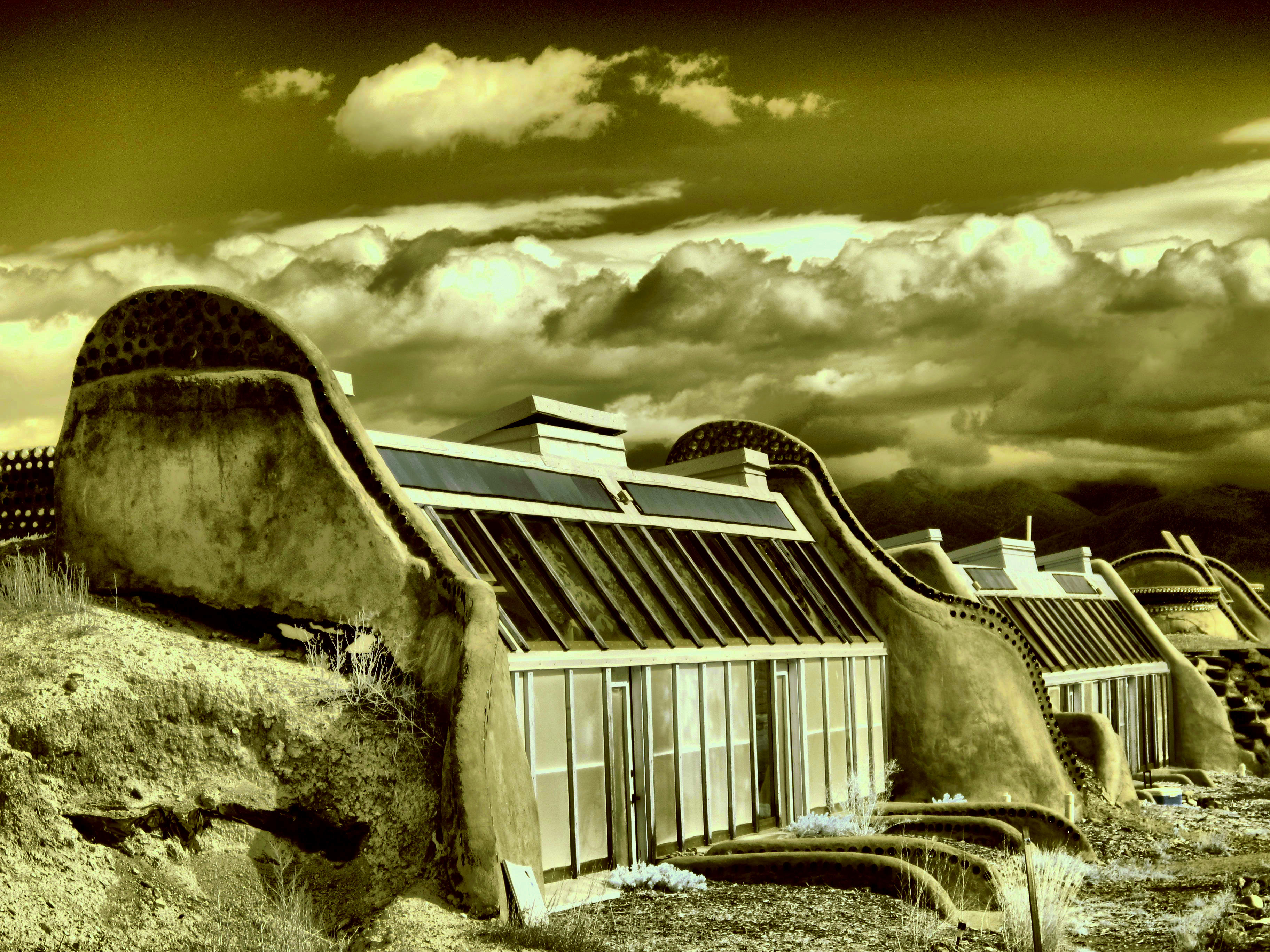 Biotecture off the Grid in New Mexico - Kolari Vision